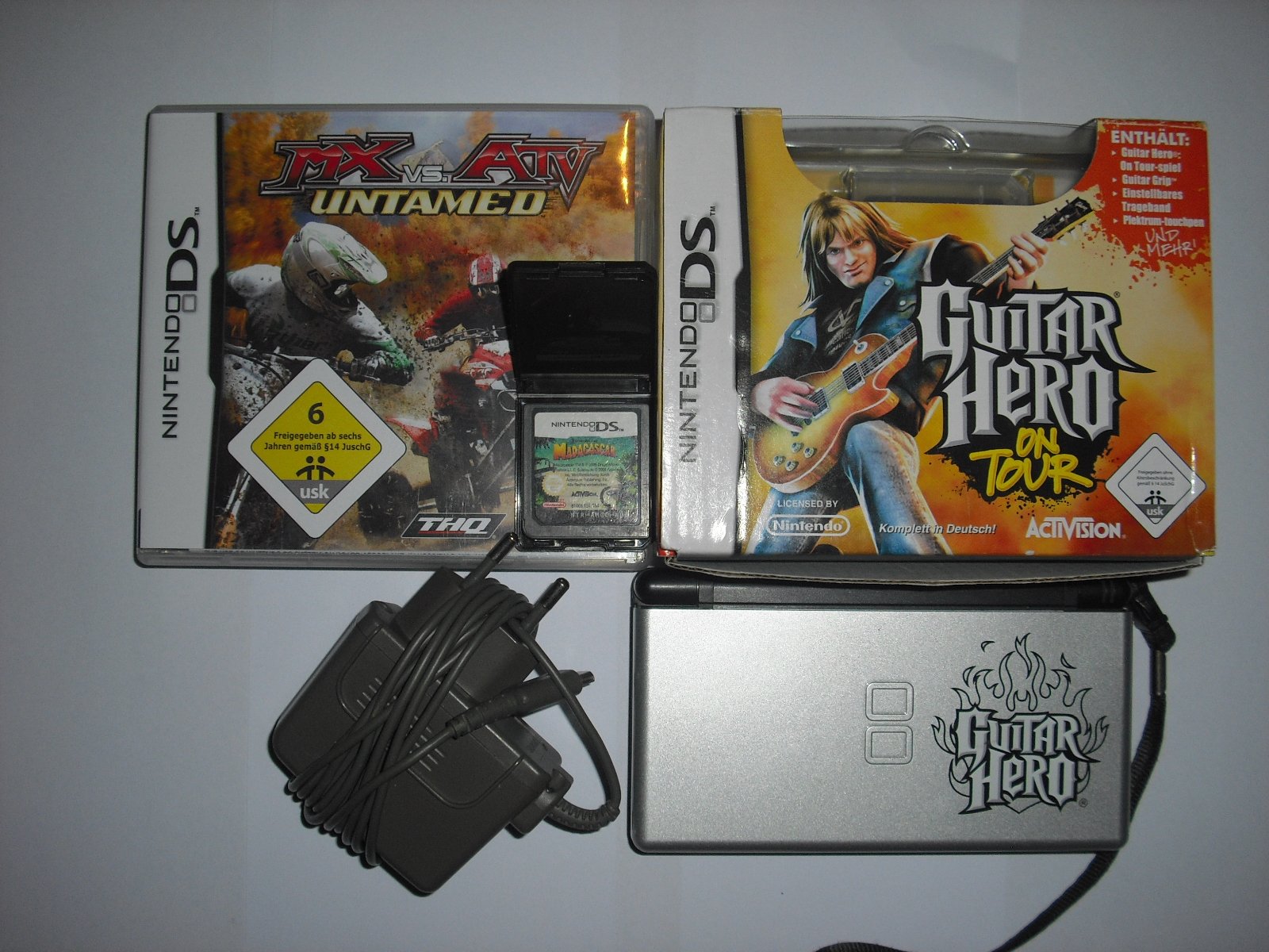 Nintendo DS Lite - Konsole inkl. Guitar Hero : Amazon.de: Games