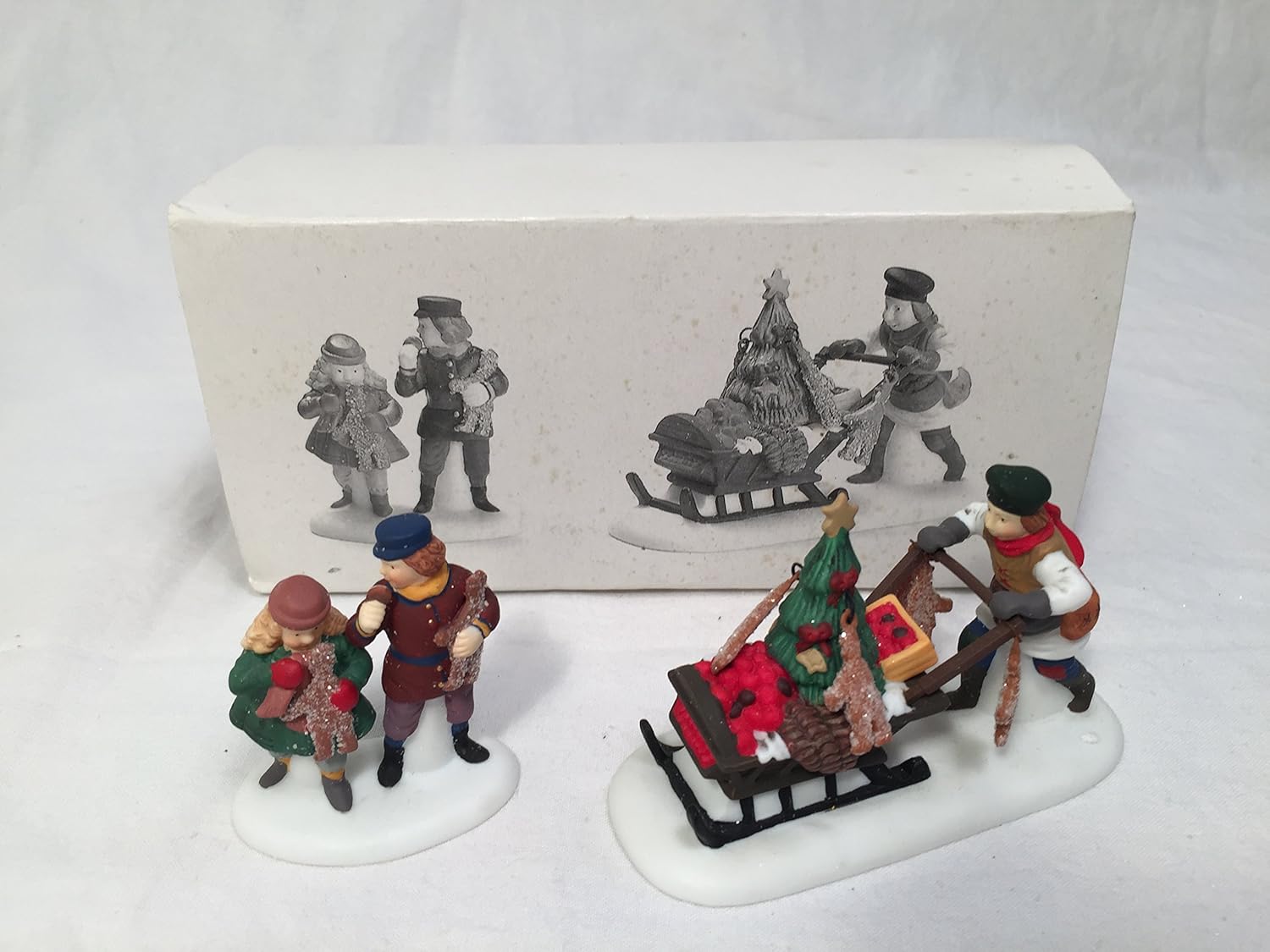 Amazon.com: Department 56 Dickens Village Gingerbread Vendor Set of 2 ...