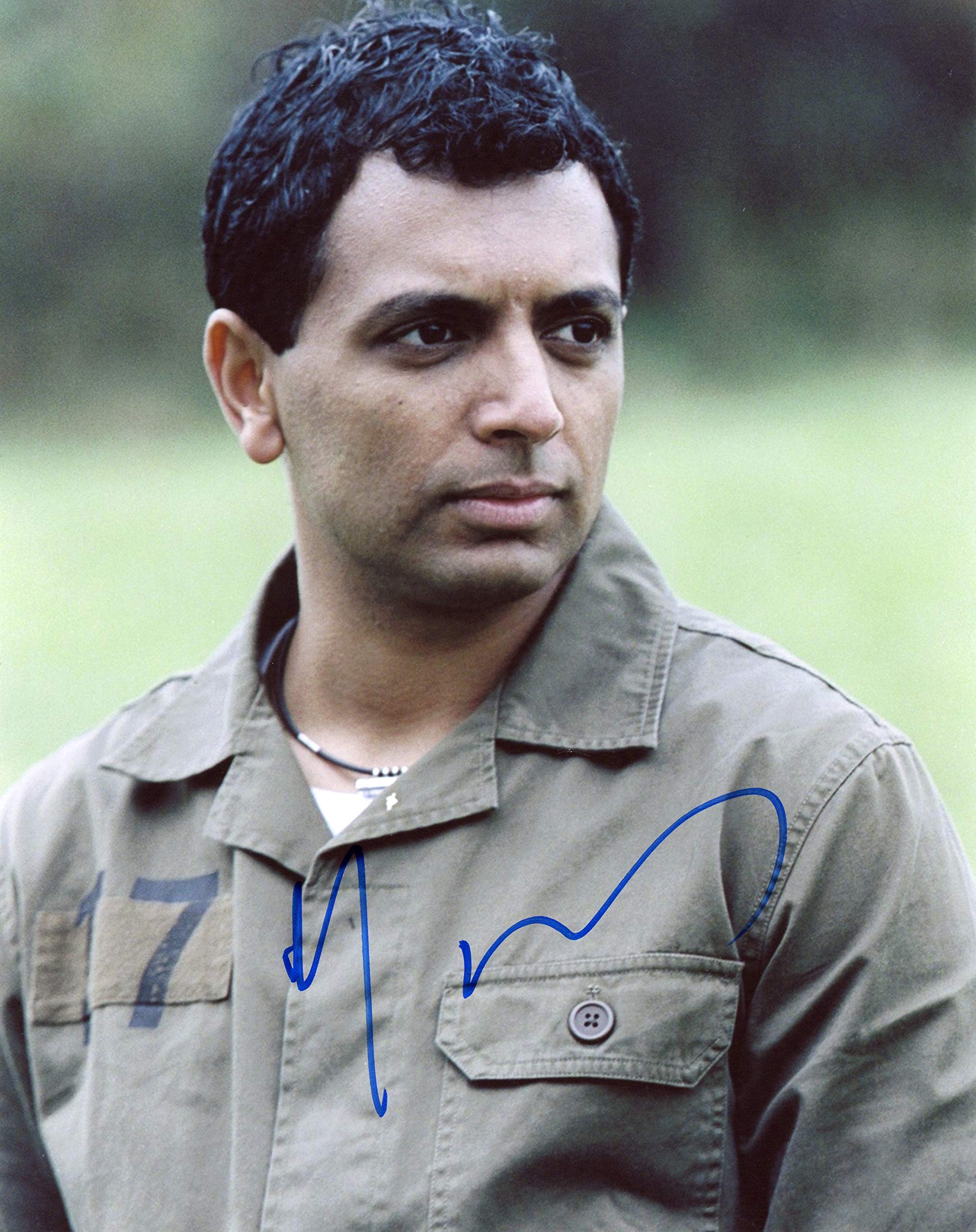 M Night Shyamalan Signs
