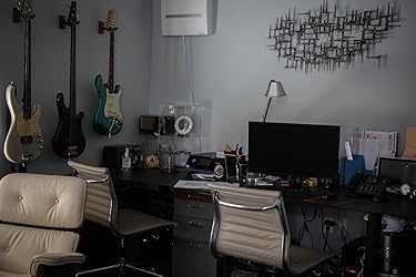 Amazon.com: Motorola 4 line Phone System Bundle, 2 Additional Cordless ...