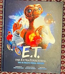 Amazon.com: E.T.: the Extra Terrestrial: The Ultimate Visual History: 9781683834274: Gaines ...