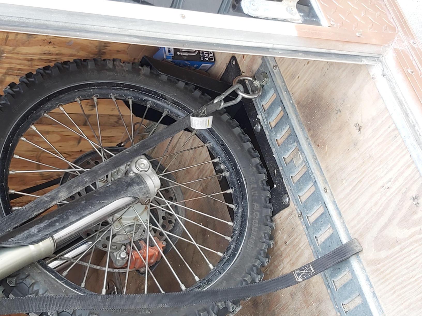 Recessed Motorcycle Wheel Chock : Amazon.ca: Automotive