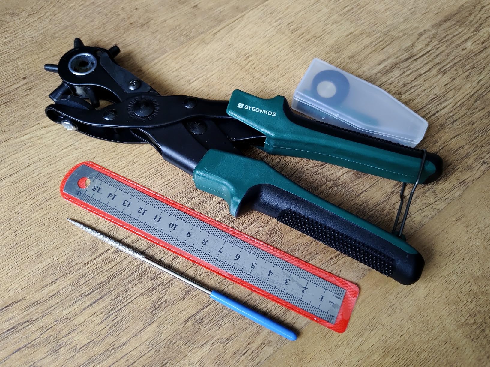 SYEONKOS Belt Hole Puncher for Leather, Belt Hole Puncher with 6 Holes ...