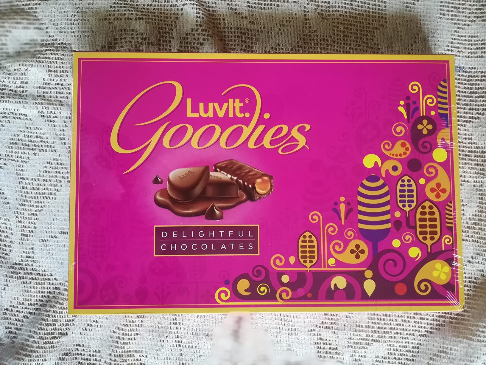 LuvIt Goodies Chocolates Assorted Gift Pack | Gift for Marriage ...