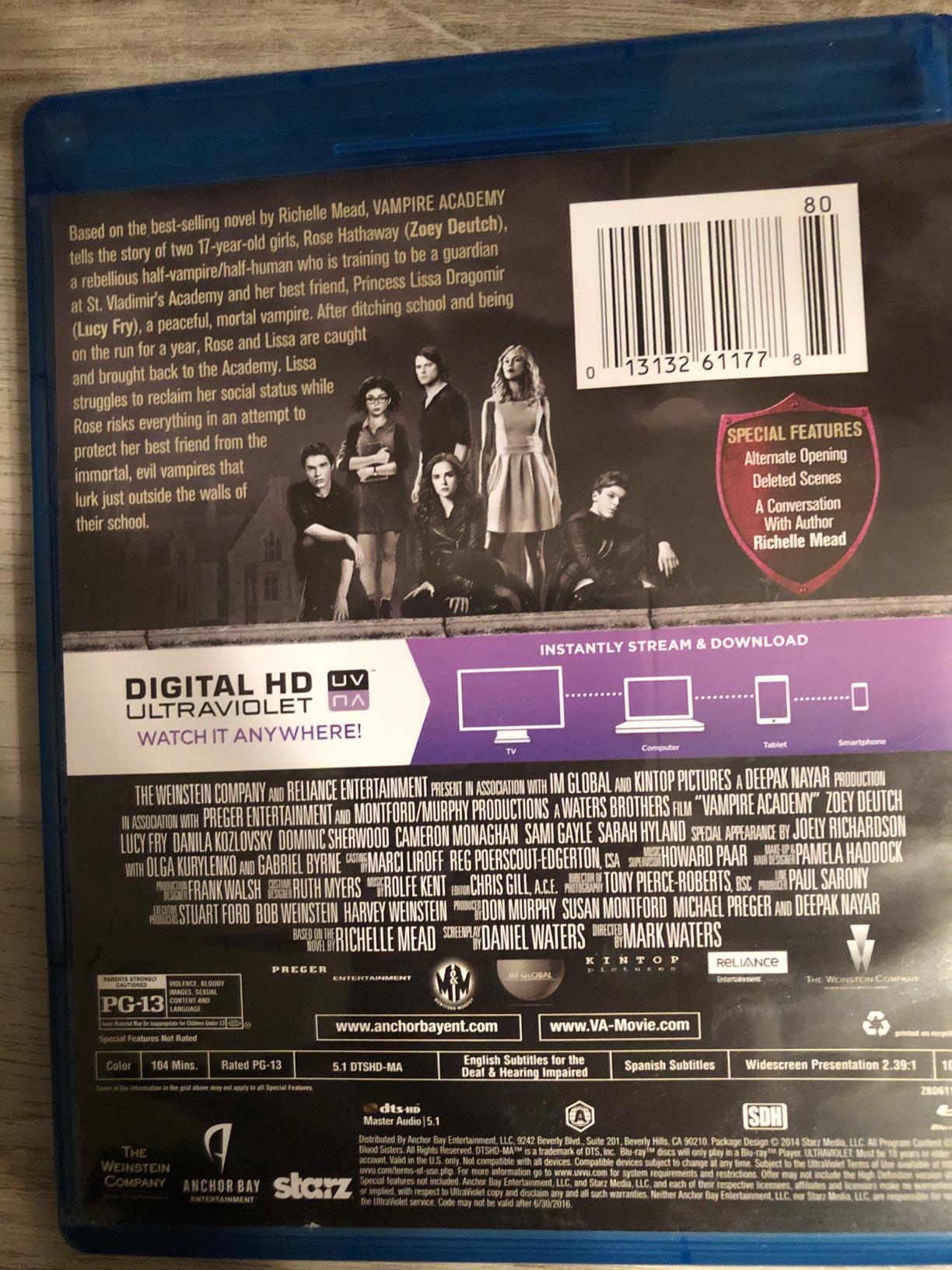 Amazon.com: Vampire Academy (Blu-ray + Digital HD) : Zoey Deutch, Lucy ...