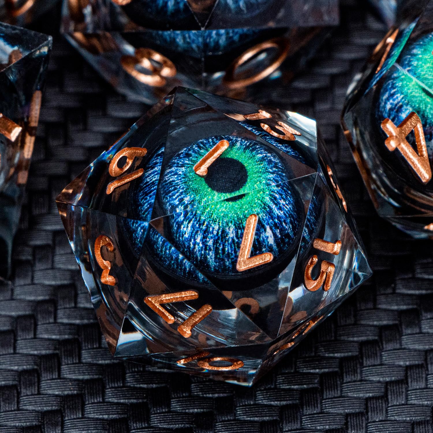 Amazon.com: ARUOHHA DND Dragon Eye Dice Liquid Core Dice Set Blue Green ...