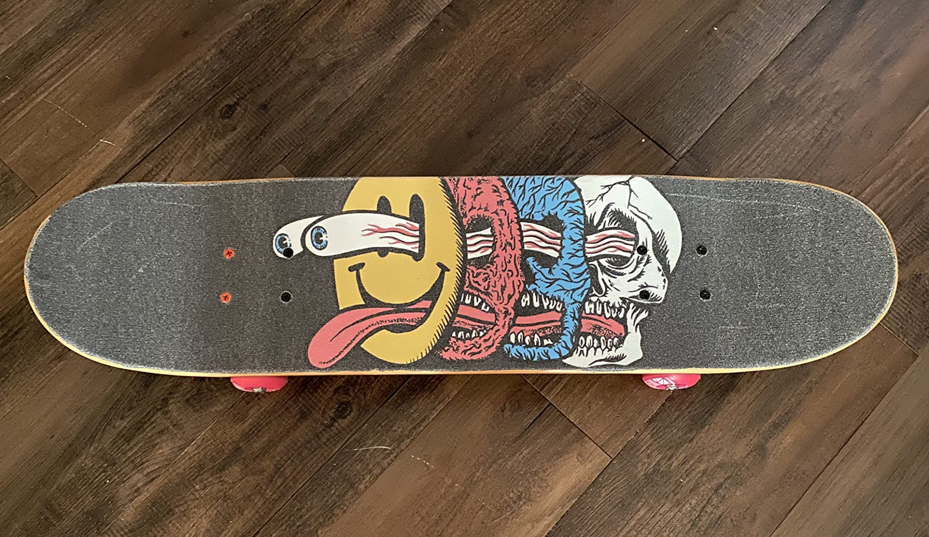 Amazon.com : Mob Skateboard Griptape Smile Trip Graphic 9''x33'' Grip ...