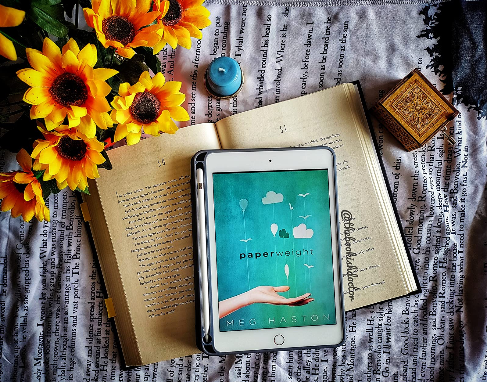 Paperweight: A Novel of Discworld : Haston, Meg: Amazon.in: Books