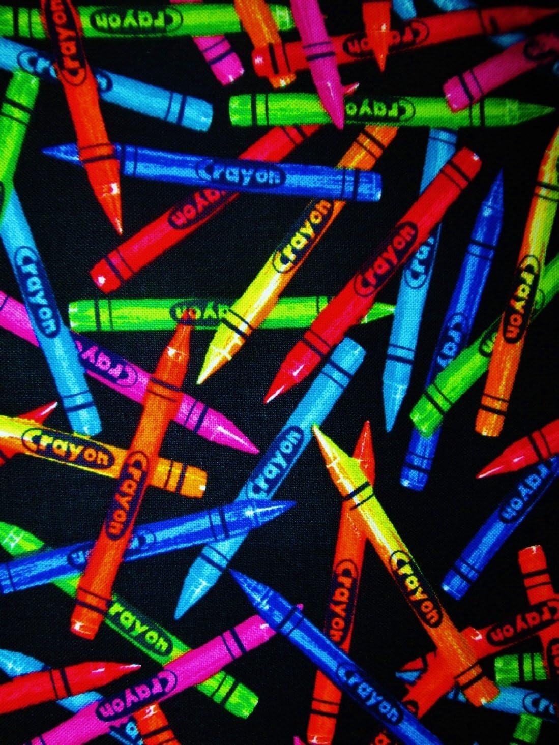 Amazon.com: 2 Piece Value Pack - Realistic Crayon Print - Fat Quarter ...