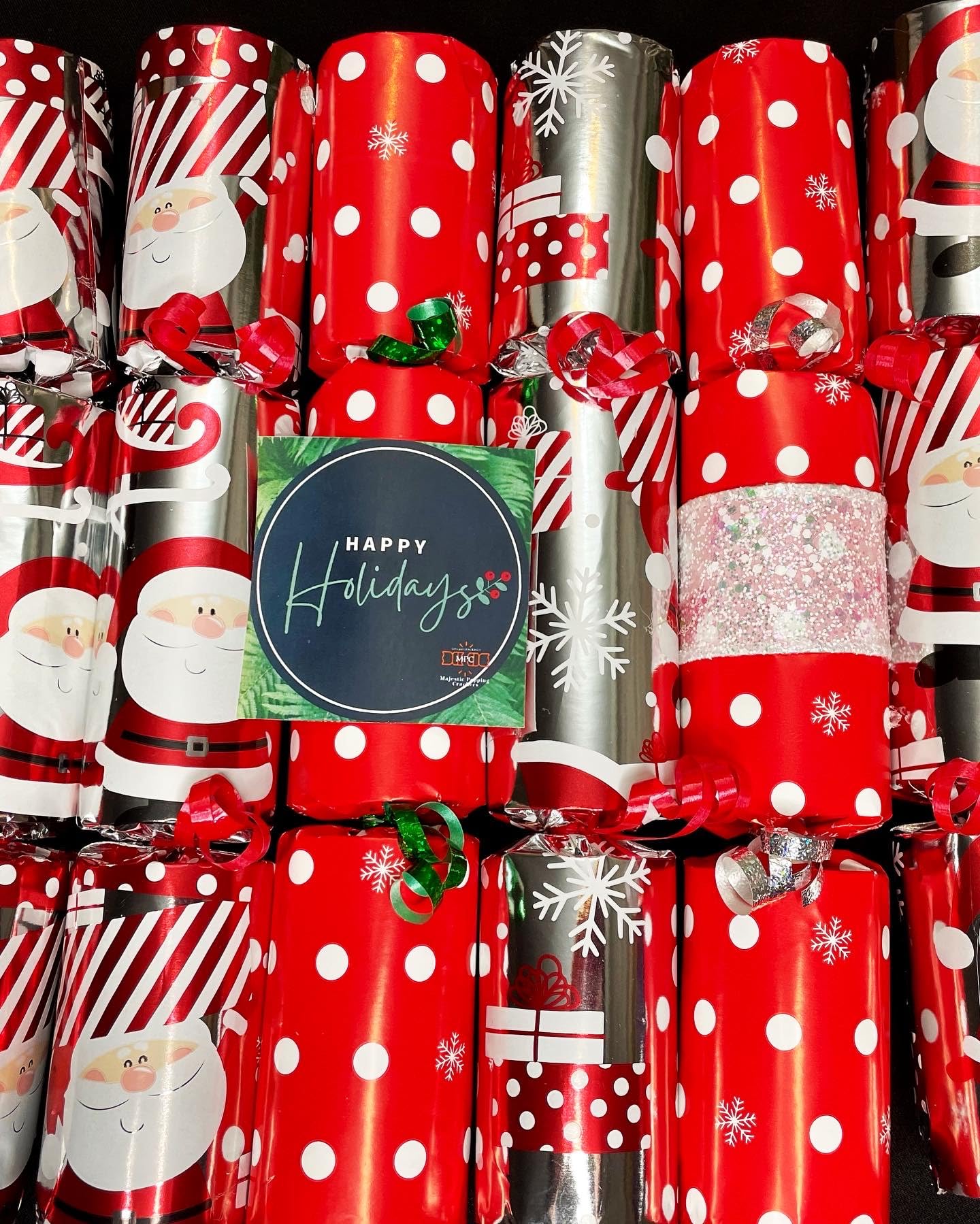 Amazon.com: Majestic Popping Crackers Exclusive Christmas Party Favors ...