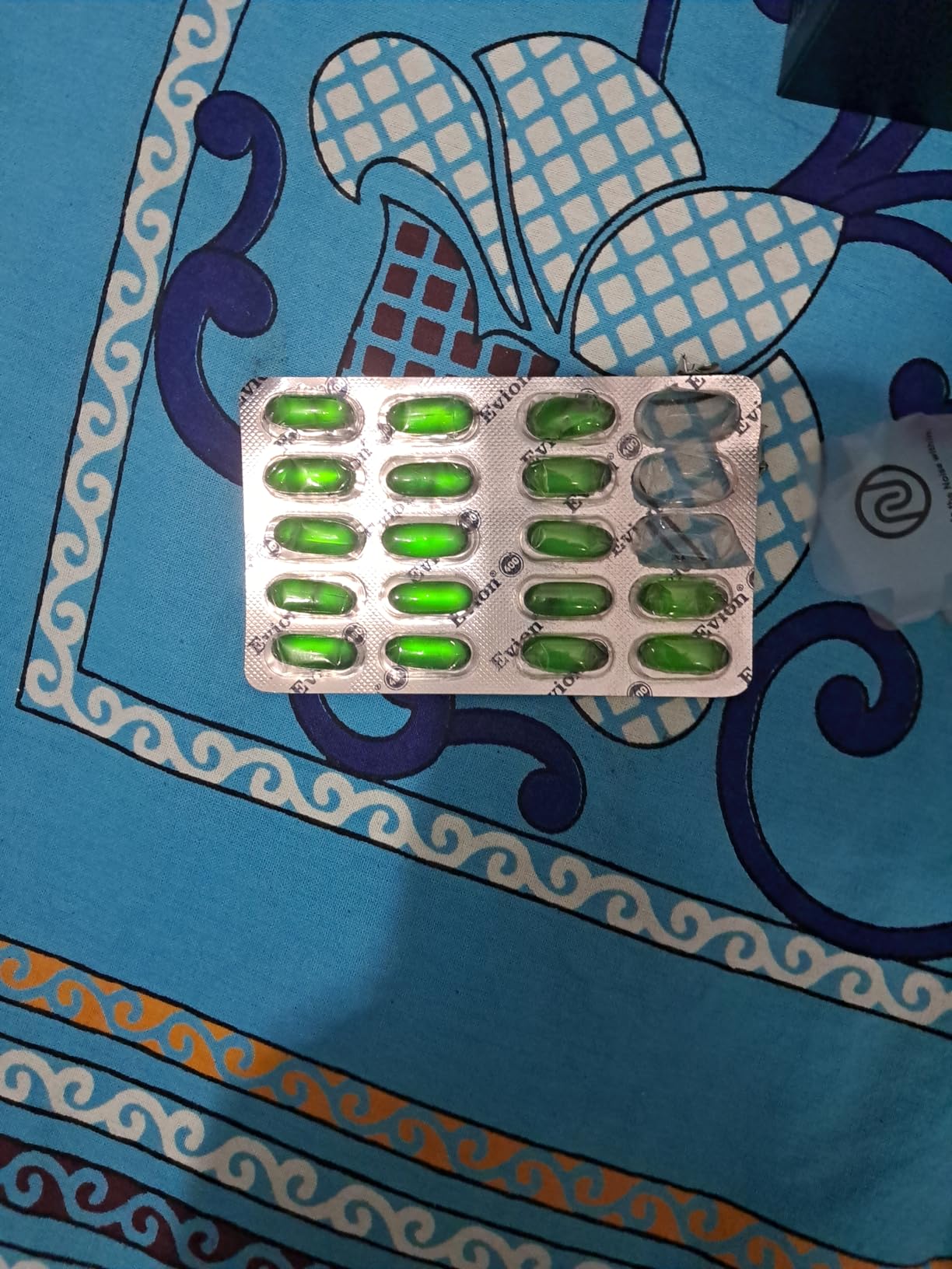 Spox Vitamin E Capsule Vitamin E (Pack of 50 Capsules) Face Hair Pimple ...