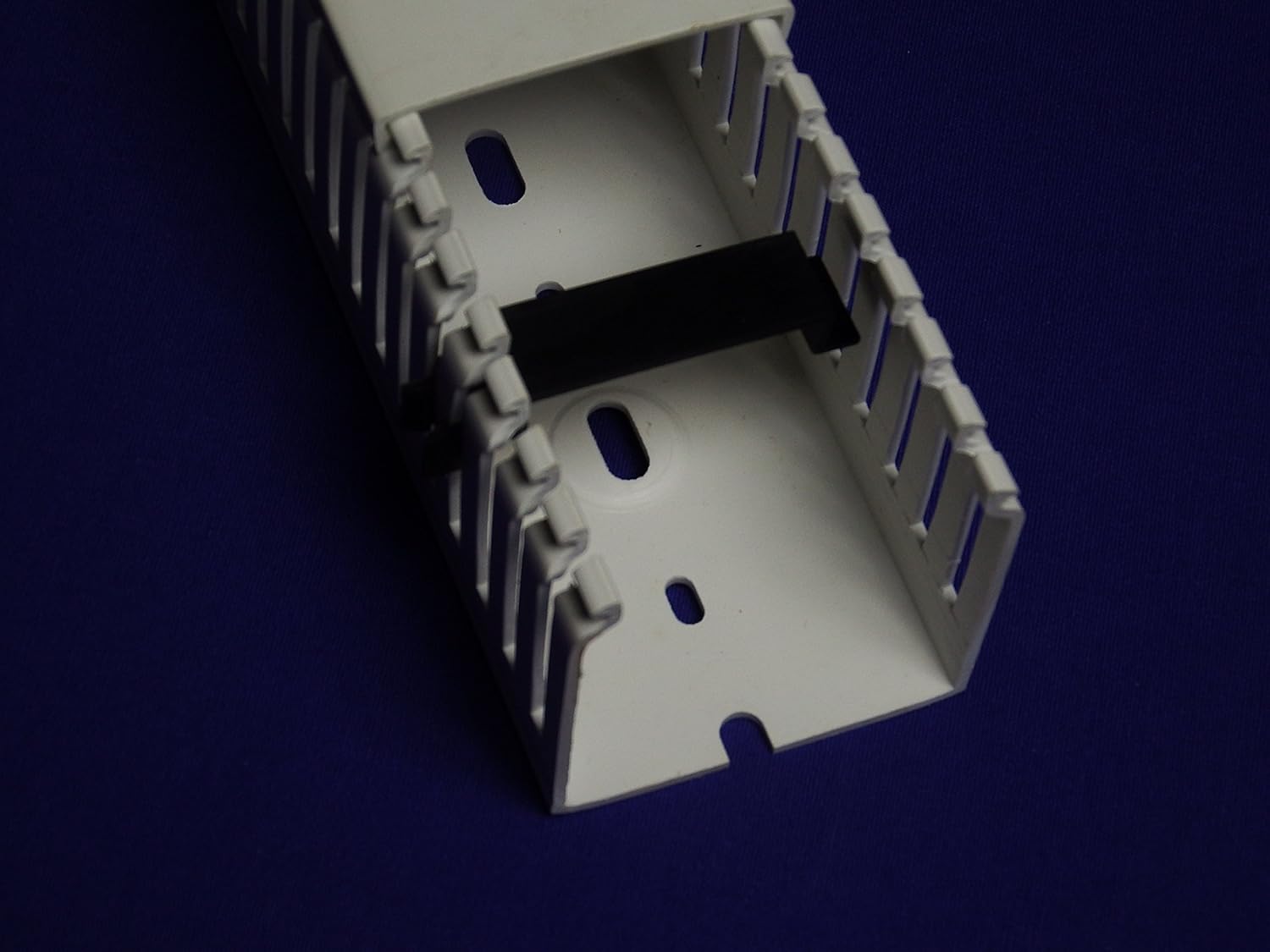 Amazon.com: Wire Retainer Clips for Thin Finger Wiring Duct, 60mm, 50 ...