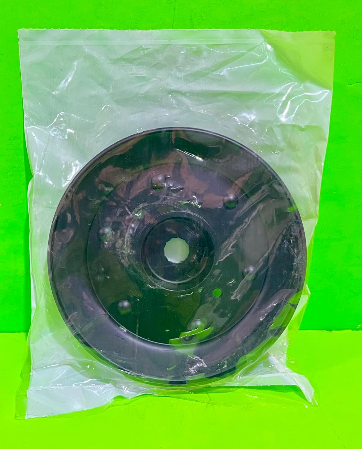 Amazon.com : Lawnmowerpartsworld Spindle Pulley for Husqvarna 46 inch ...