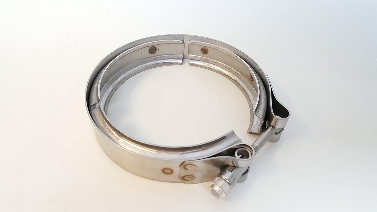 Volvo Abrazadera V-Band 21060426 – Yaxa Colombia