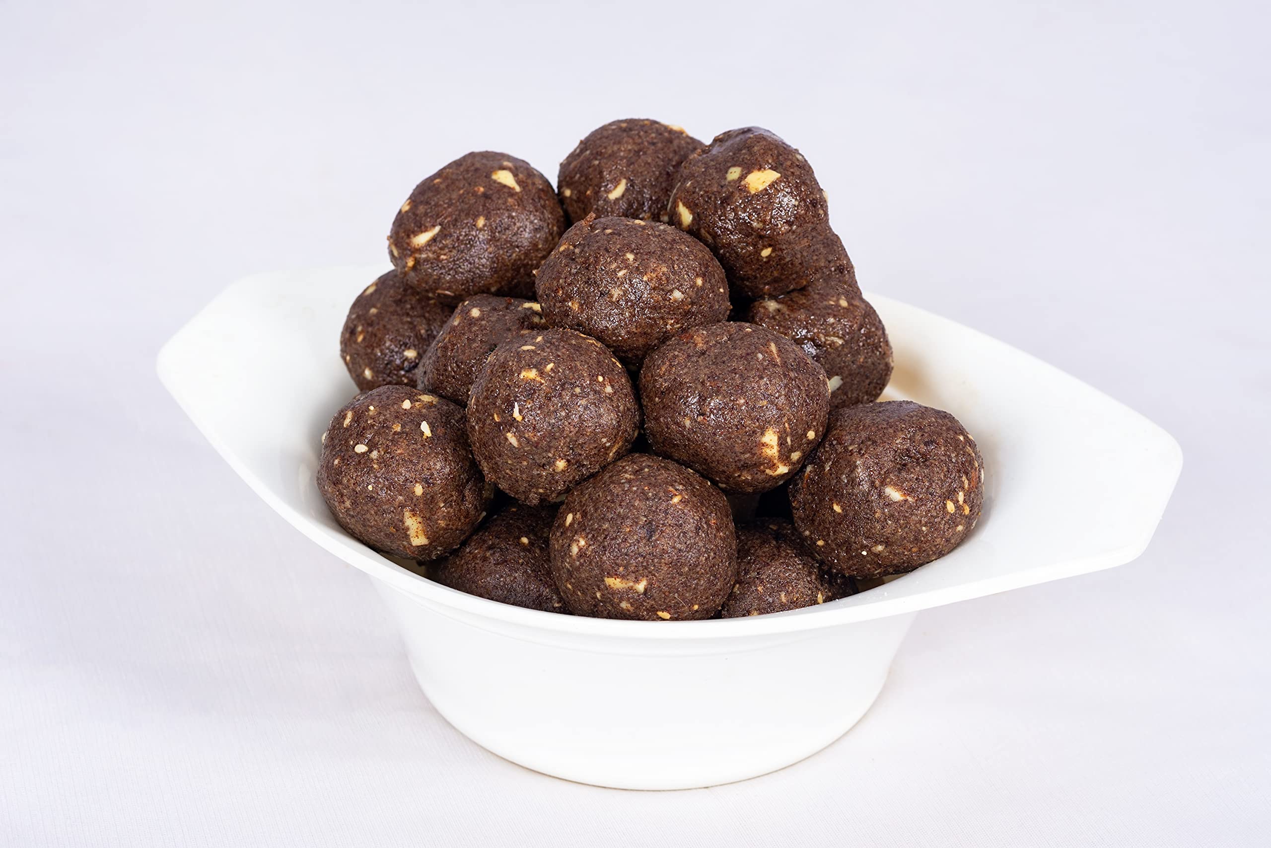 Buy Urmil's Kitchen Ragi Laddu A very y,tous and nutty flavoured laddus ...