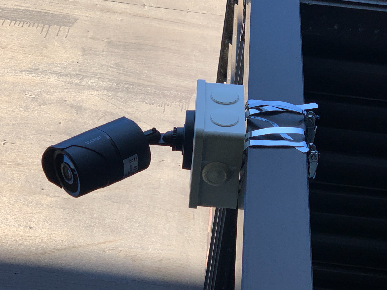 Amazon.co.jp: 防犯カメラ取付ボックス 露出用四角 PV4B-ANF カラー選択 雄ねじキャップ有無選択 ネジ取付 未来工業 代不(ミルキーホワイト キャップあり): DIY・工具 ...