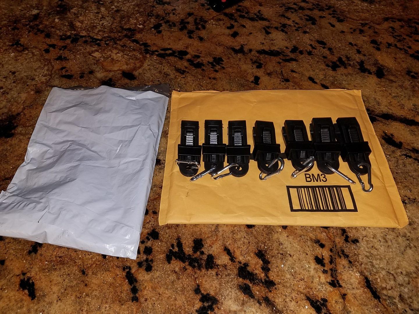 8Pc Heavy-Duty Tarp Clips with Carabiner - Sliding-Lock Grip - Quilt ...