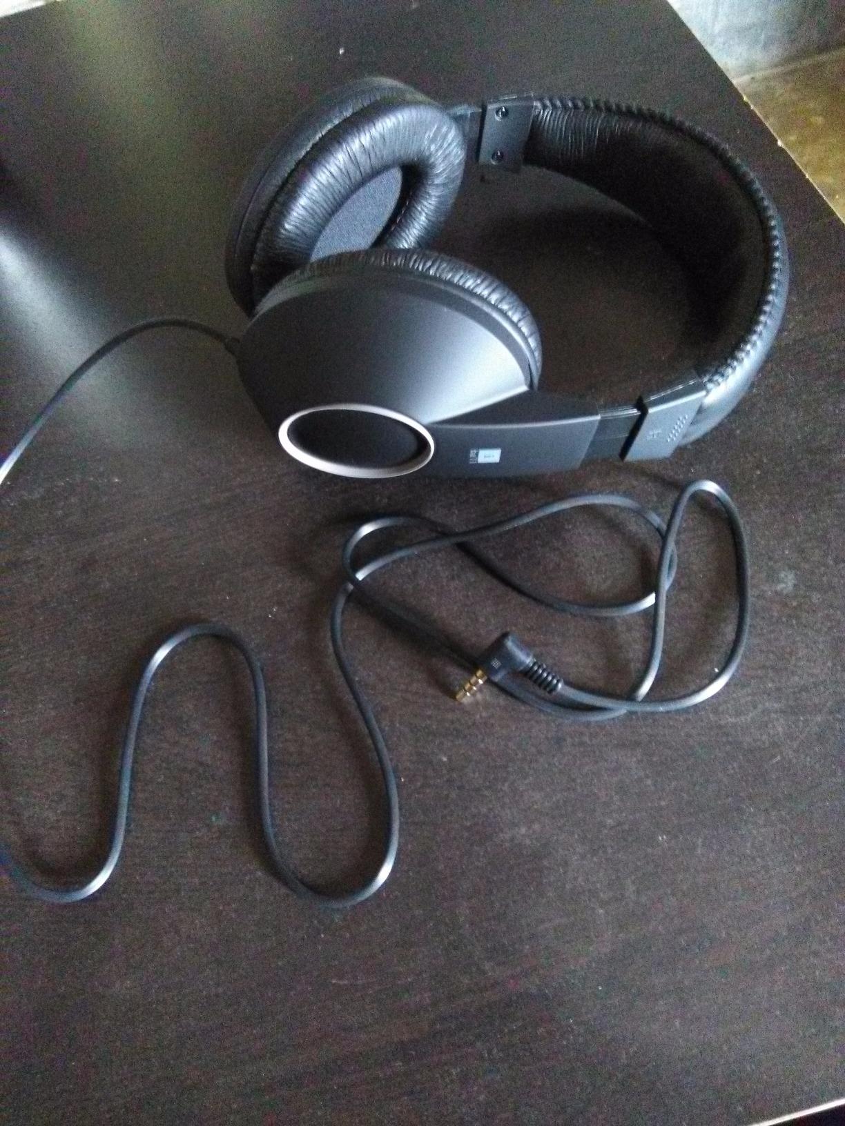 iBall Earware Rock Wired Over The Ear Headphone with Mic (Black & Grey ...