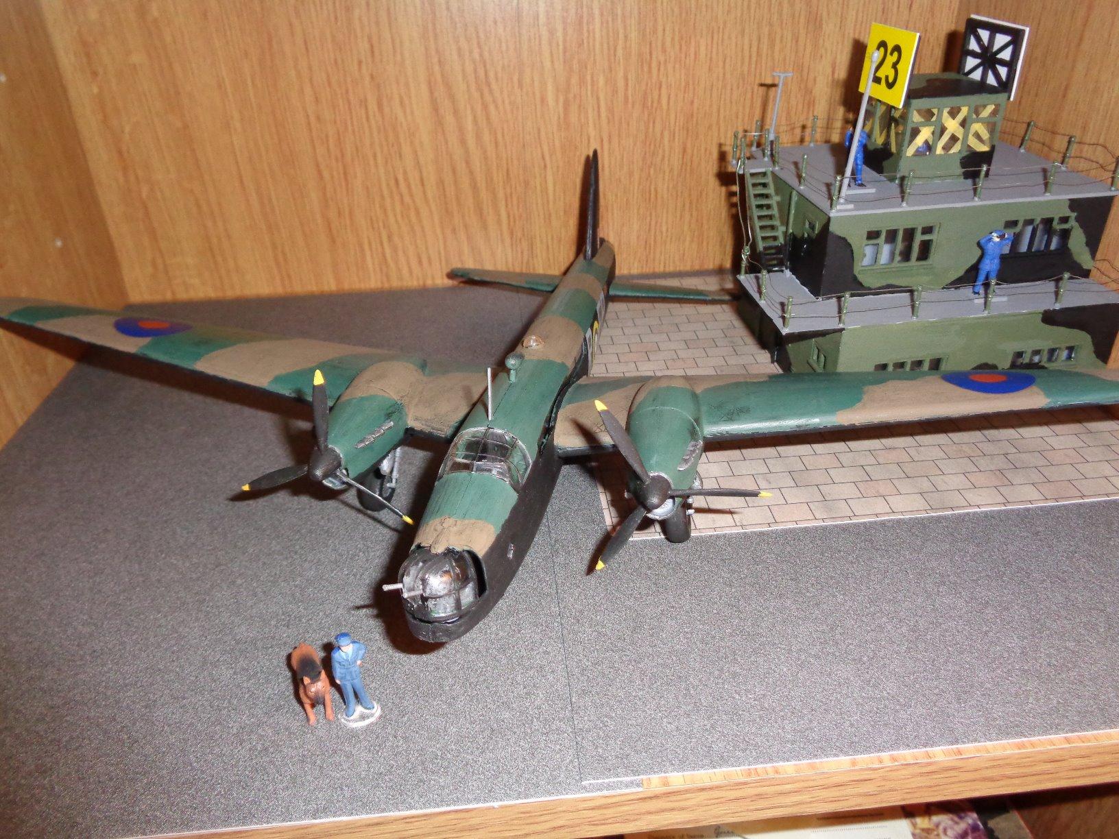 Revell 04903 Vickers Wellington Mk.II Model Kit : Amazon.co.uk: Toys ...