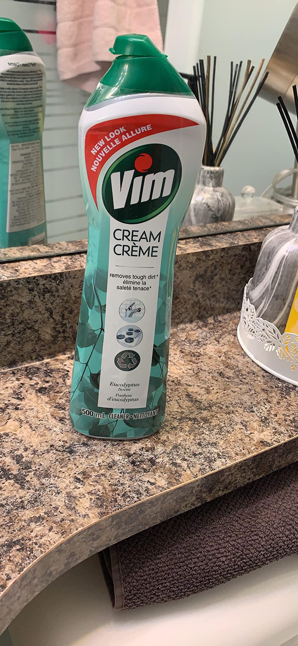 Vim PureBoost™ Multi-purpose Cream Cleaner tough on dirt Eucalyptus ...