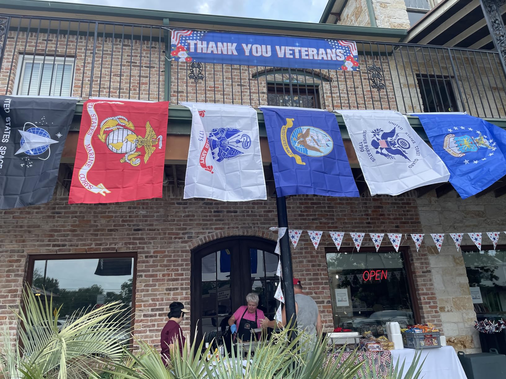 Amazon.com : Sunwer Thank You Veterans Fence Banner Honoring All Who ...