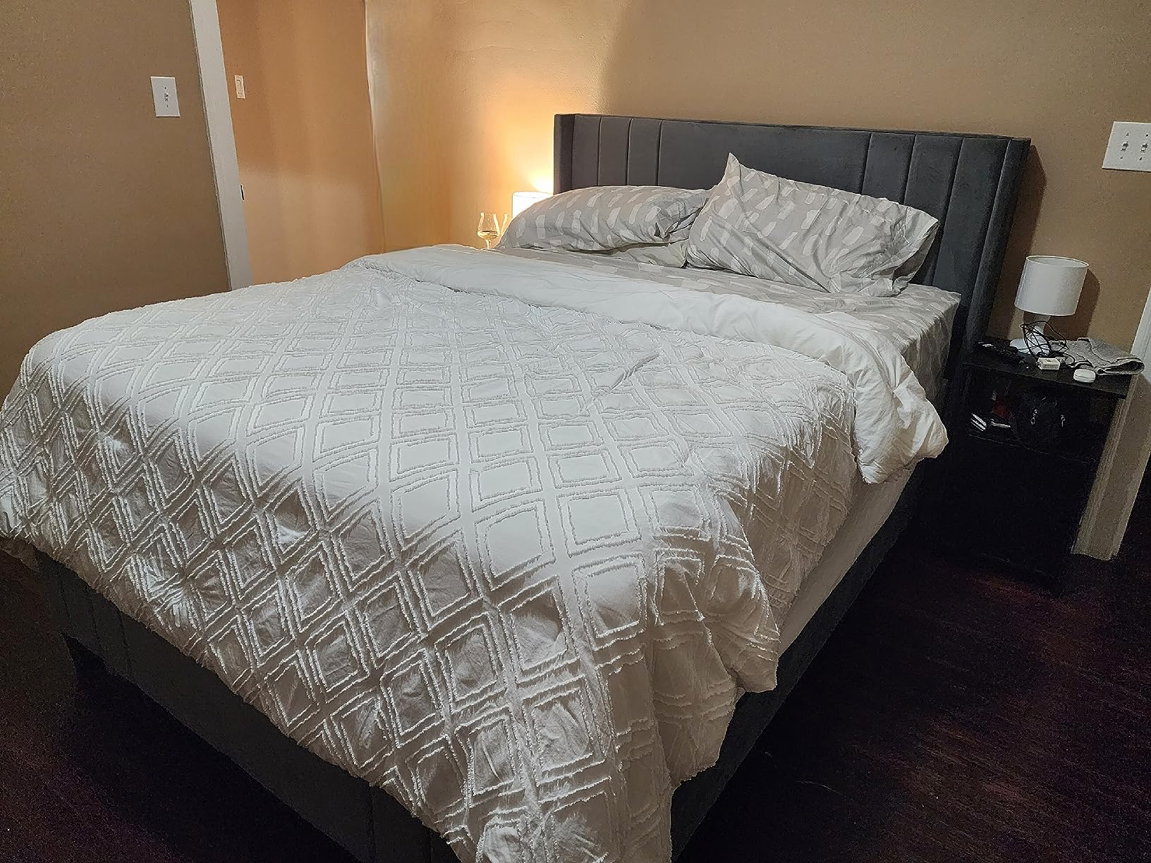 $34/mo - Finance AMERLIFE King Size Bed Frame, Velvet Upholstered ...