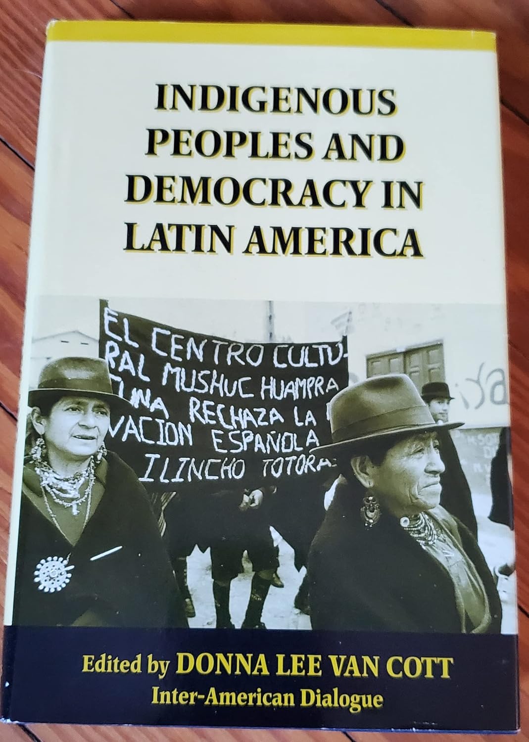 Amazon.com: Indigenous Peoples and Democracy in Latin America ...