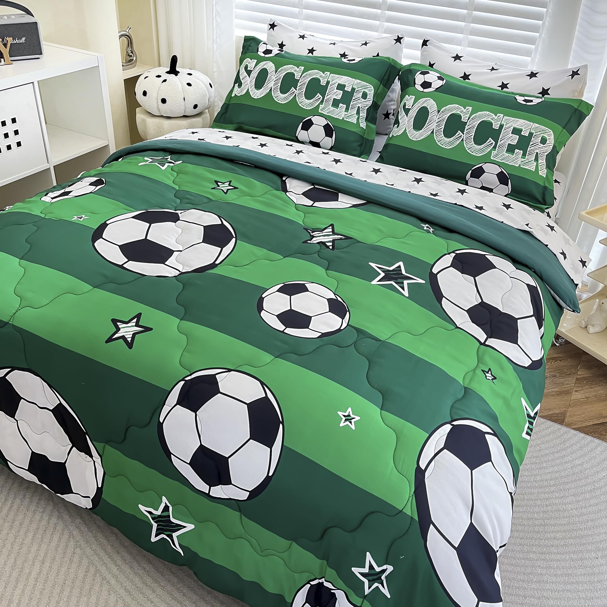 Amazon.com: Gusuhome 7 Piece Boys Soccer Comforter Set Twin Size Bed in ...