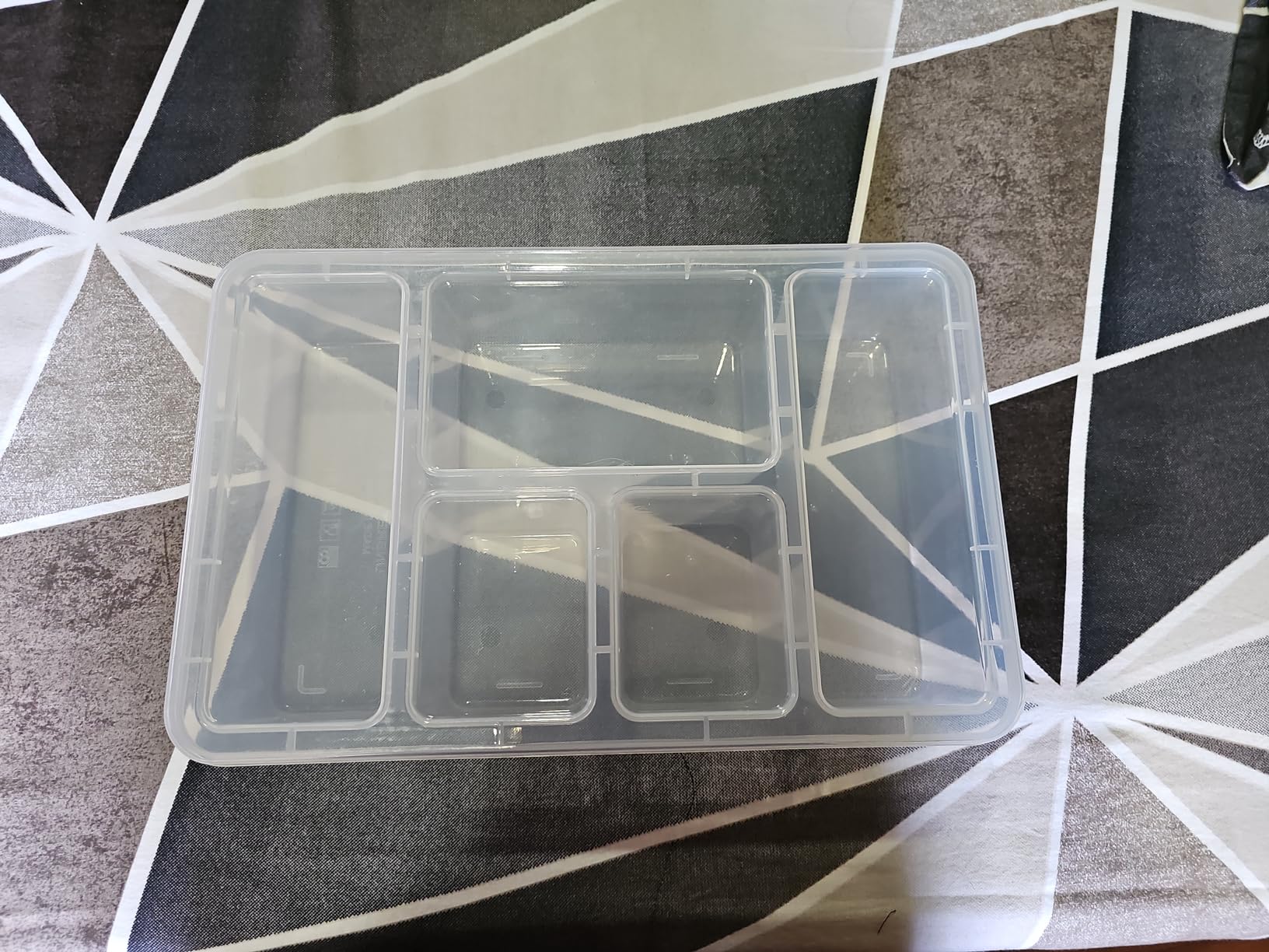 Buy ApLiQ Plastic Veggie Tray with Lid 5 Compartment Food Container ...