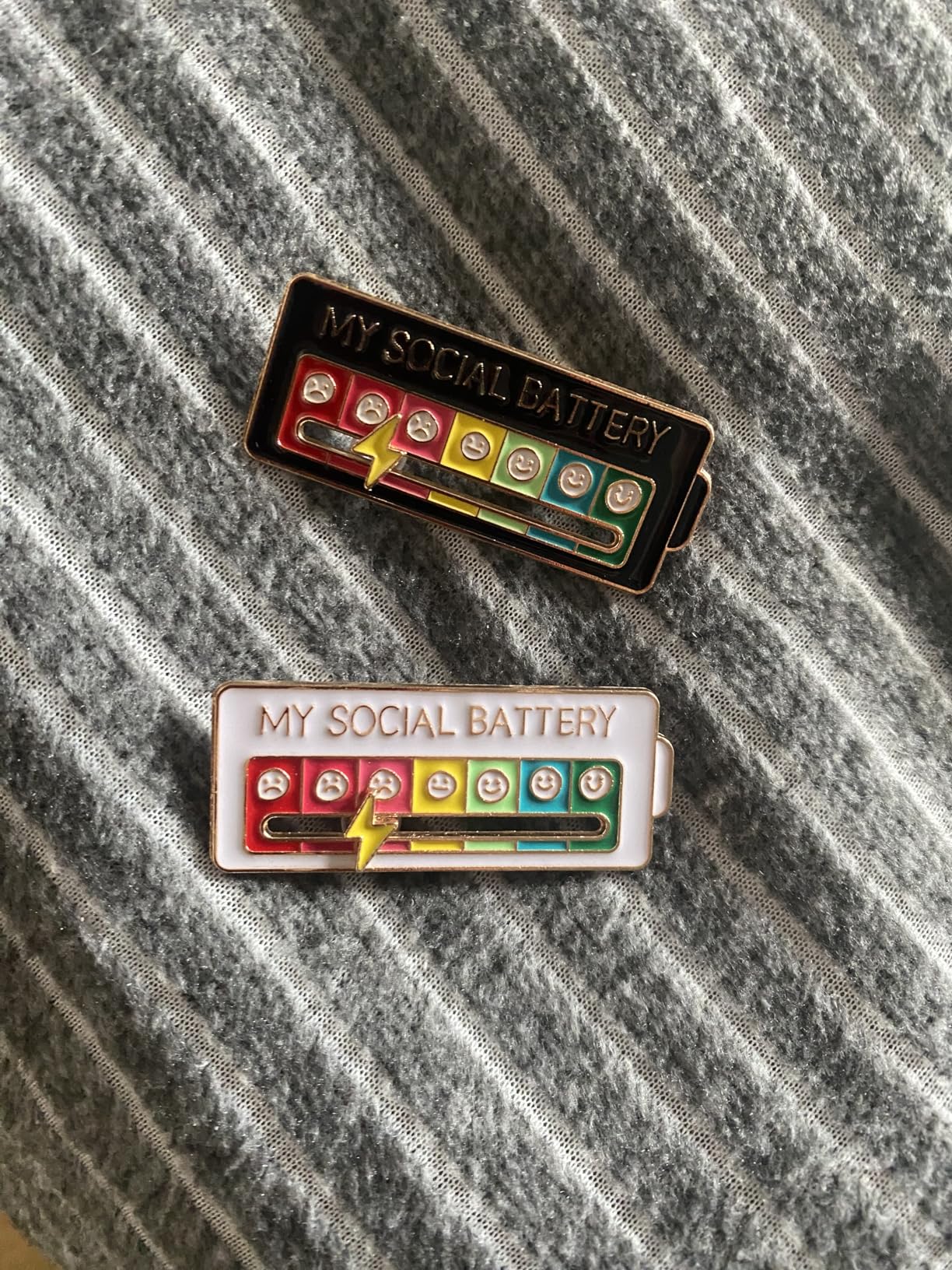 2PCS MY SOCIAL BATTERY,Pin Funny Social Battery Brooch Badge Funny ...