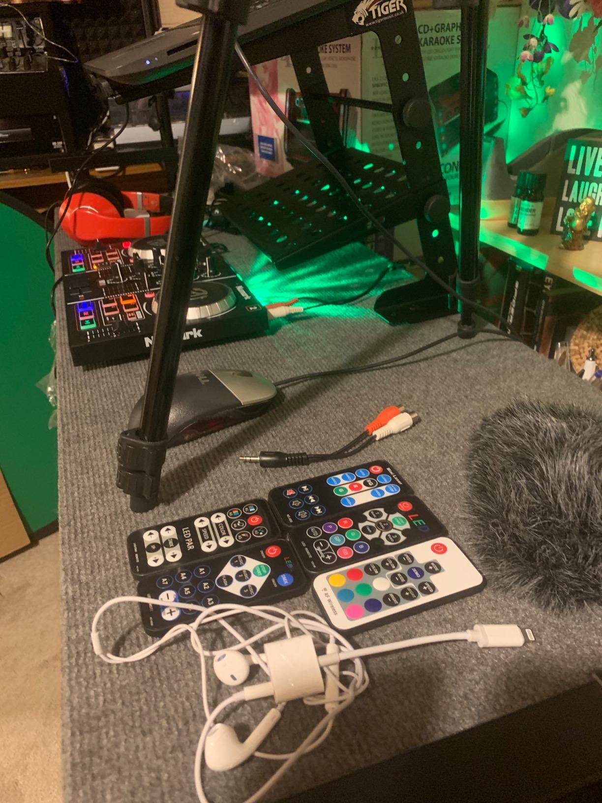 Numark Party Mix - Complete DJ Controller Set for Serato DJ with 2 ...