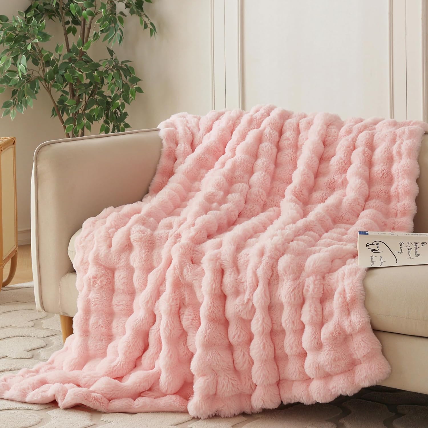 Amazon.com: COOVA Faux Fur Throw Blanket for Couch, Cozy Soft and Fuzzy ...
