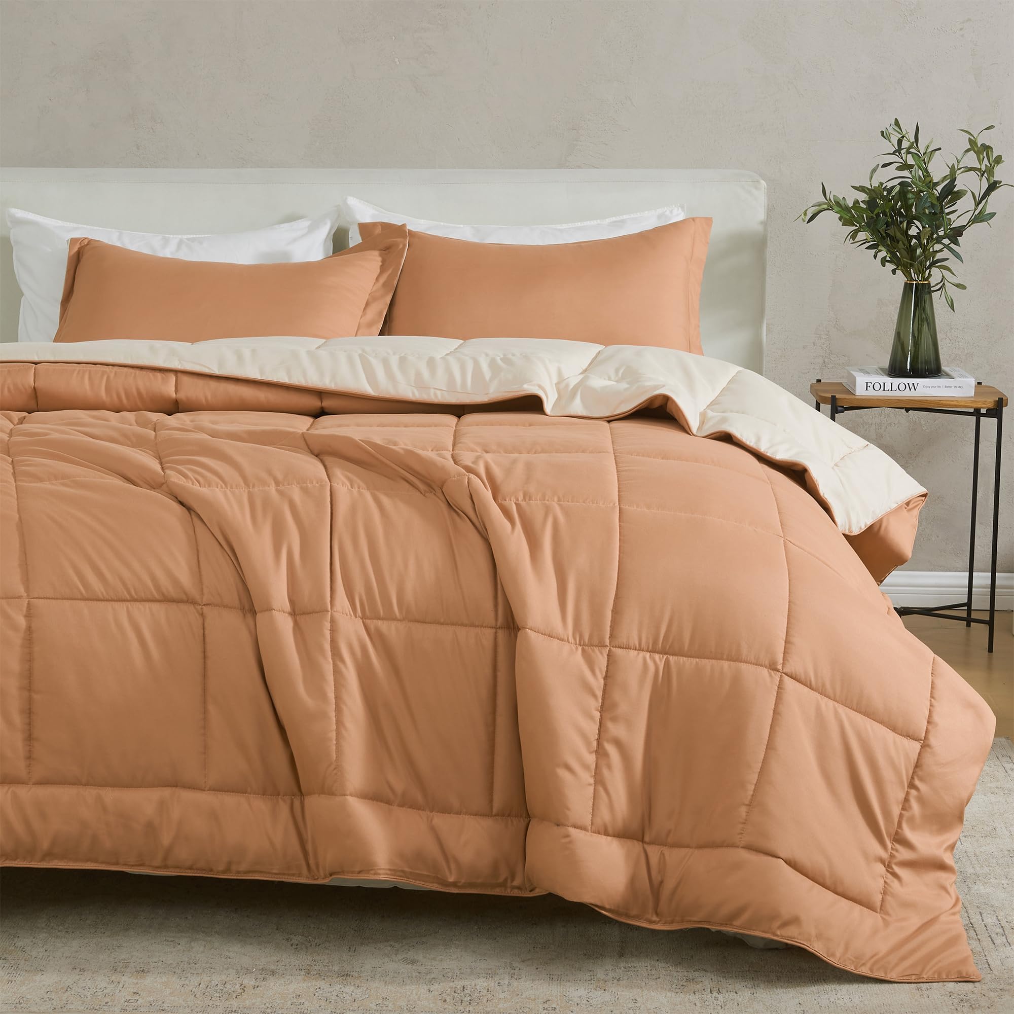 Amazon.com: Tahari Home - Full Quilt Set, 3-[Piece Bedding with ...