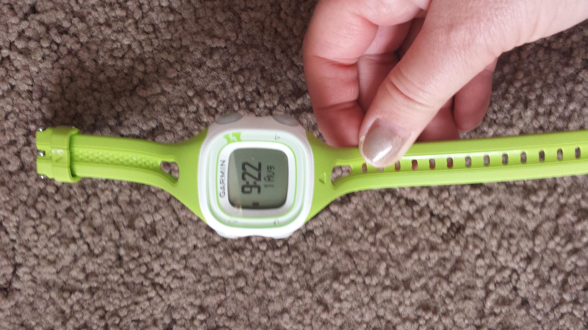 Garmin Forerunner 10 GPS Running Watch - Small, Green/White : Amazon.co ...