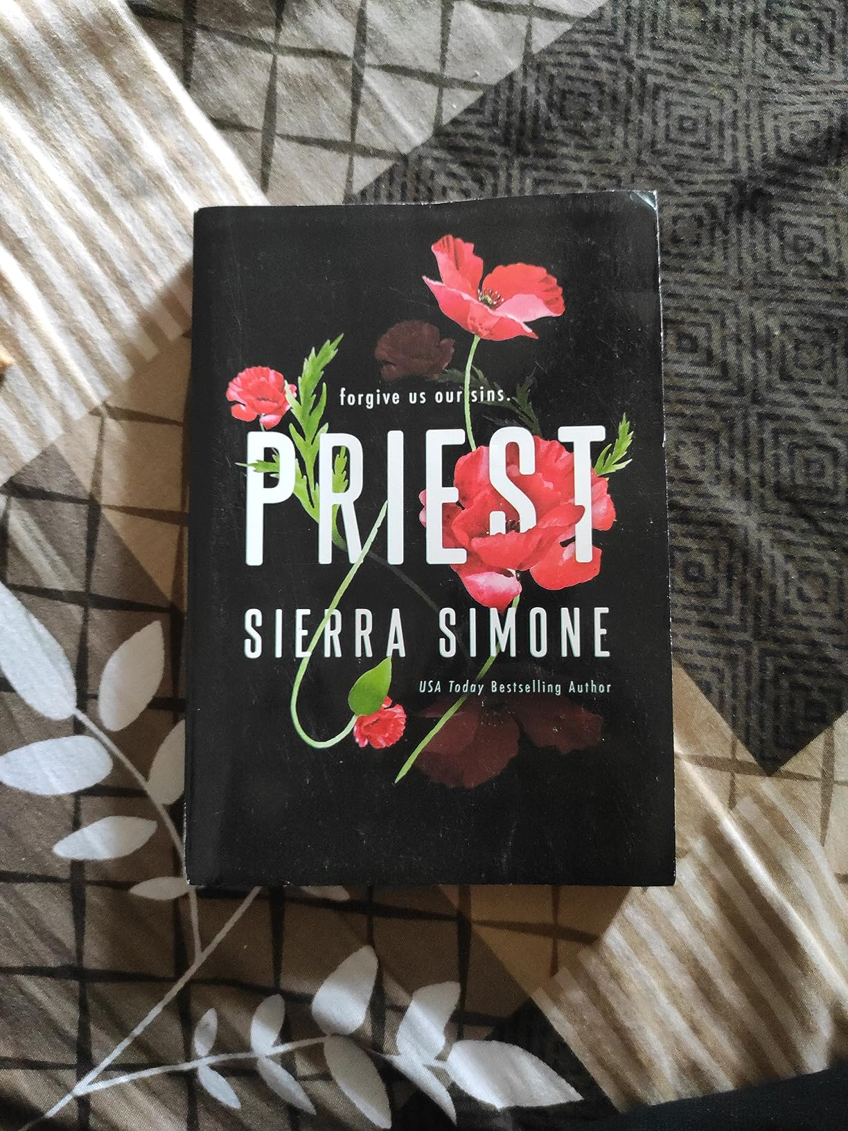 Priest : Simone, Sierra: Amazon.in: Books