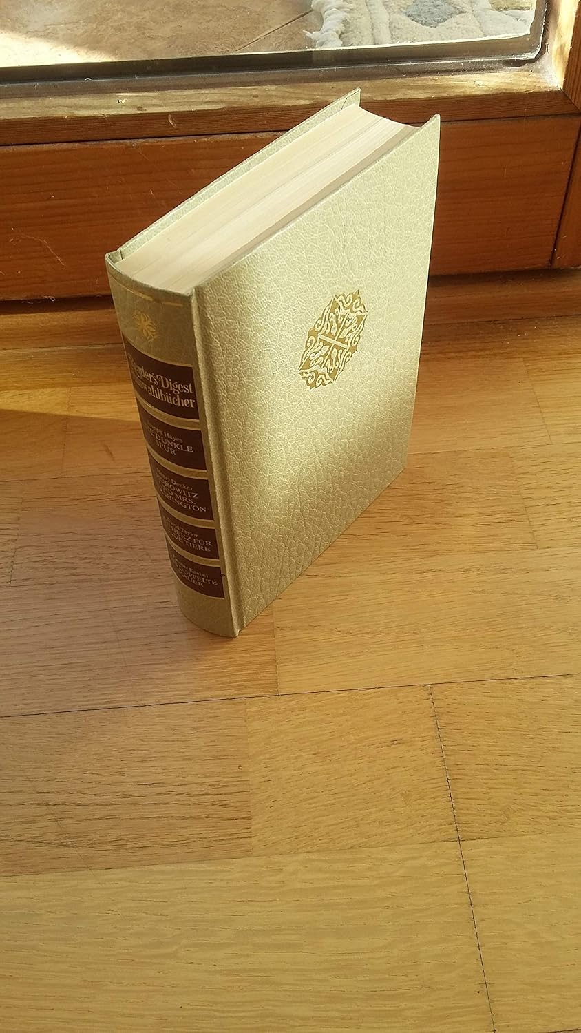 Amazon.com: Die dunkle Spur. - Denker, Henry: Horowitz und Mrs ...