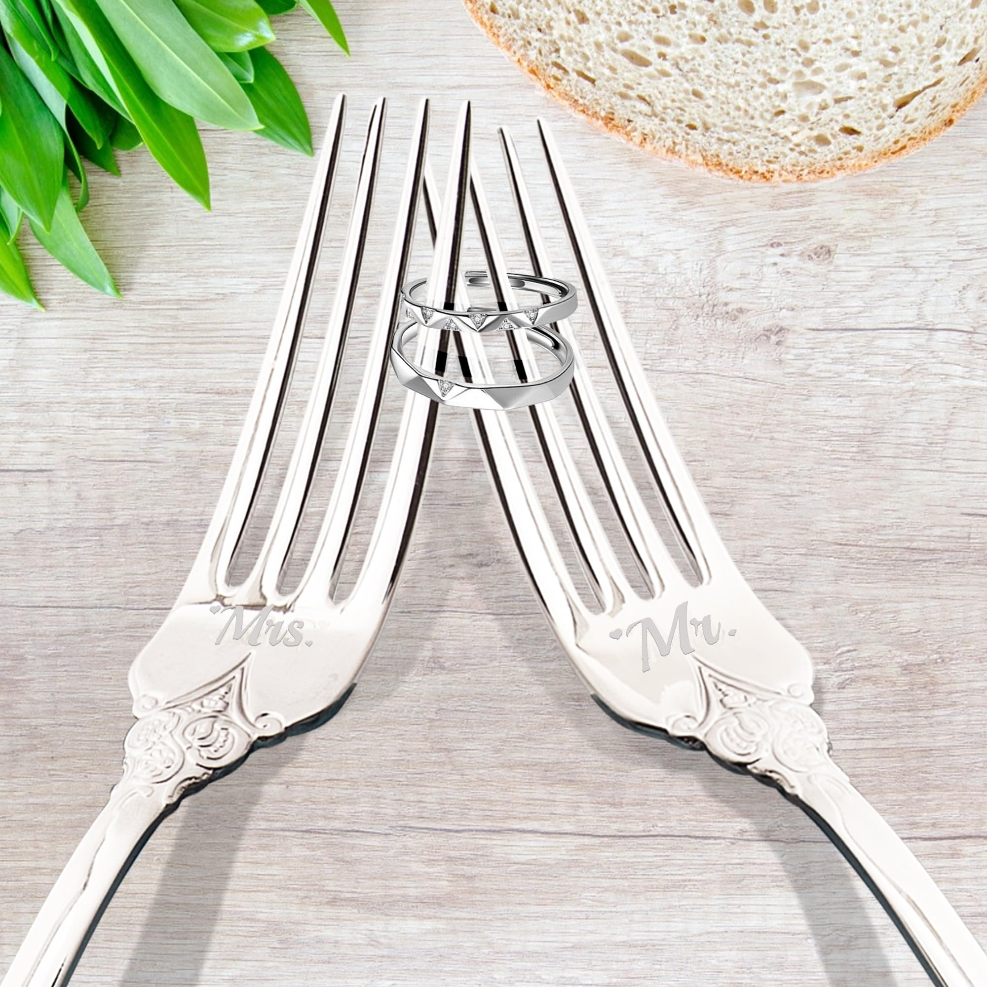 Amazon.com: Vintage Wedding Forks Set,Laser Engraving Mr.&Mrs. Cake ...