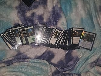 Amazon.com: Magic The Gathering 2023 Starter Kit - Learn to Play with 2 ...