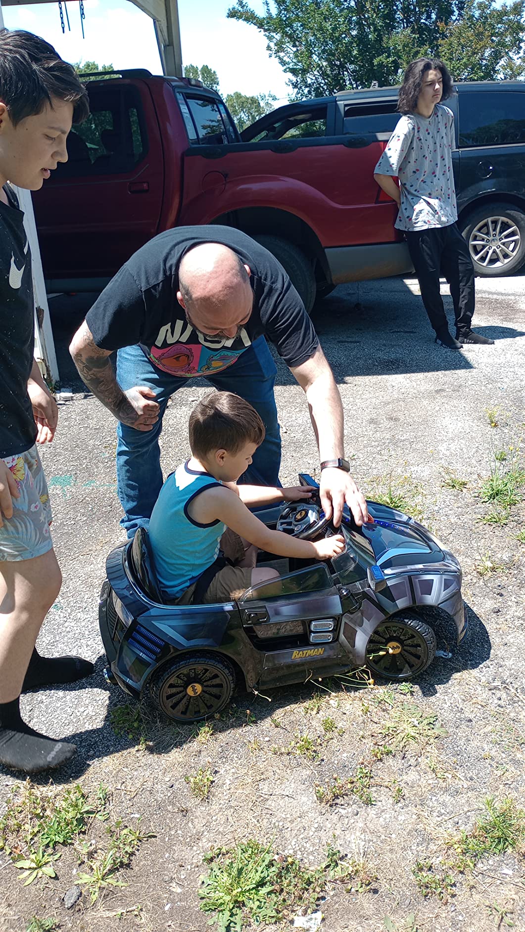 Amazon.com: Hauck E-Batmobile Electric Ride on 6V, Black : Toys & Games