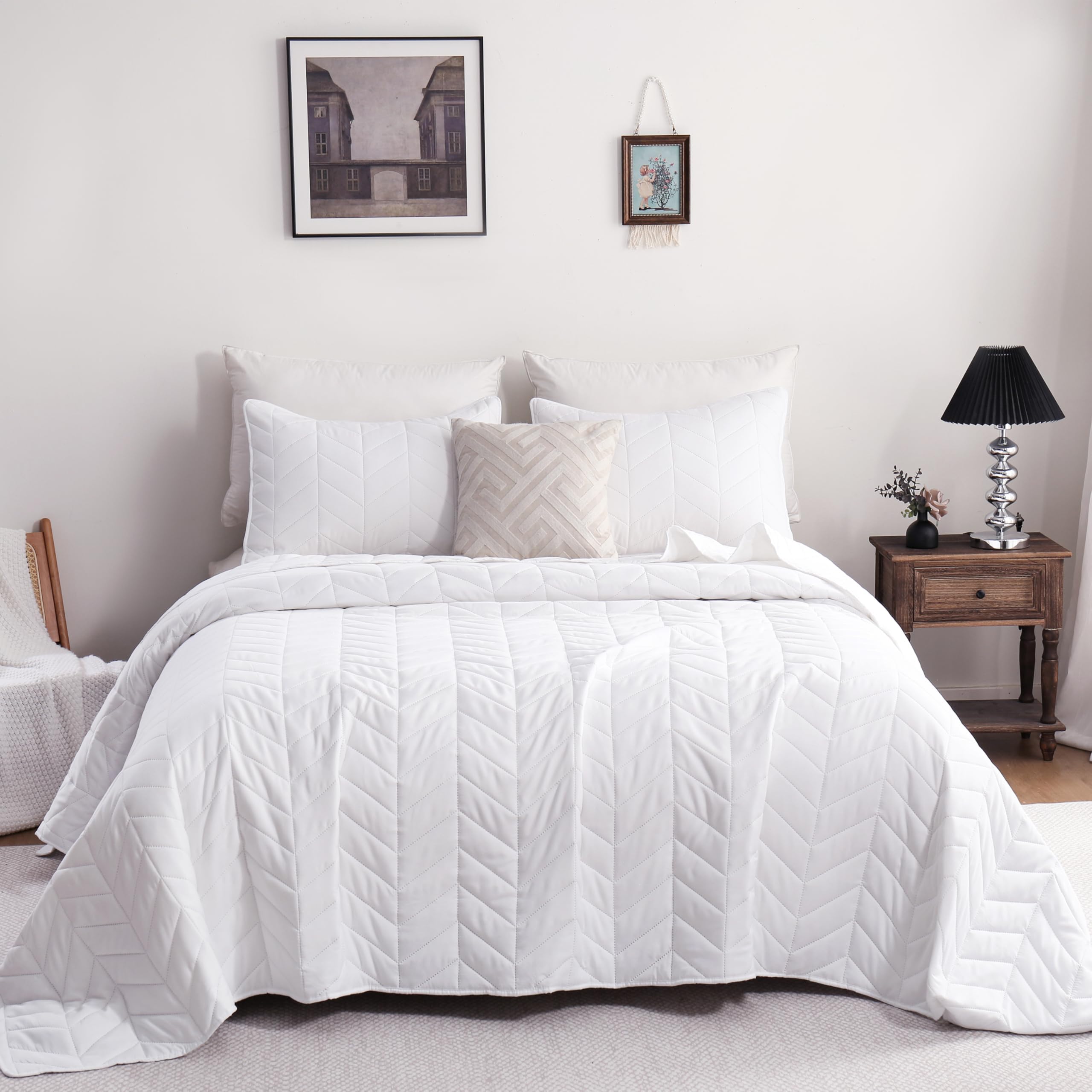 Amazon.com: DOWNCOOL White Queen Quilt Bedding Set, 3Pcs Ultrasonic Process Leaf Texture Pattern ...