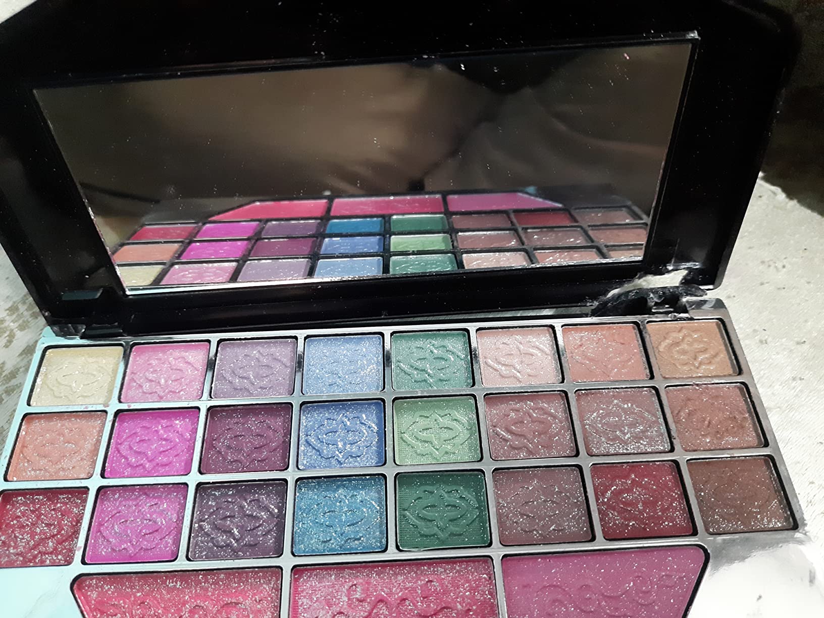 JAF 6155 Makeup kit and 5 Pieces Brush and 2 Pieces Blender Puff Combo ...