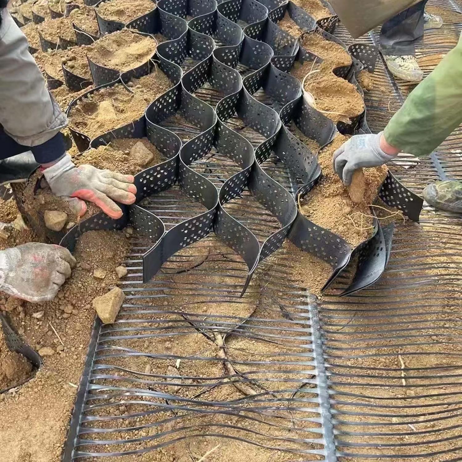 Amazon.com: Geo Grid 4in Geo Grid for Retaining Walls/Walkway, Ground ...
