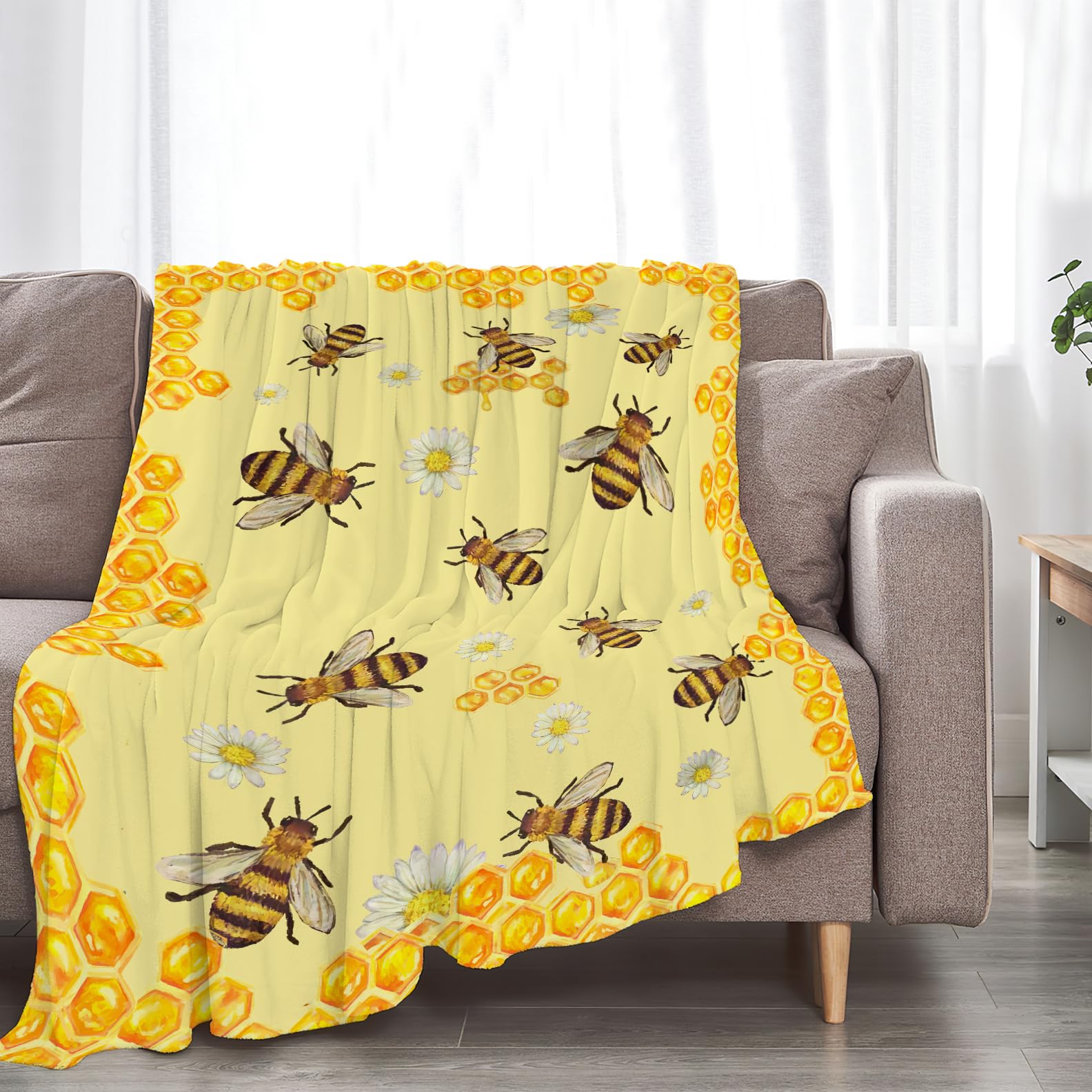 Amazon.com: Bee Blanket Cozy Fluffy Honey Bee Fleece Throw Blankets for ...