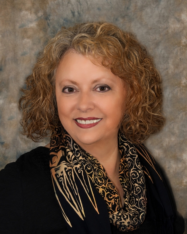 Amazon.com: Gloria Gilbere: books, biography, latest update