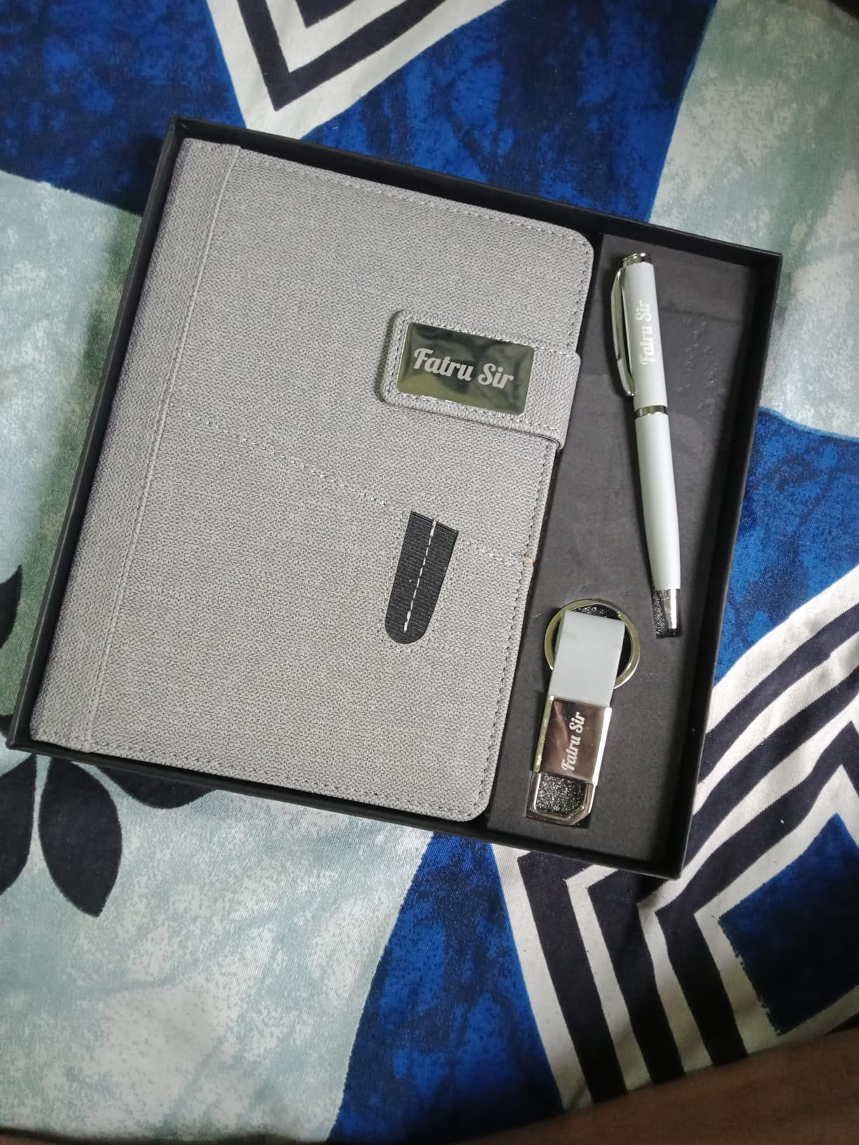 Giftana Personalized Diary with Pen and Metal Keychain Gift Set, Jute ...