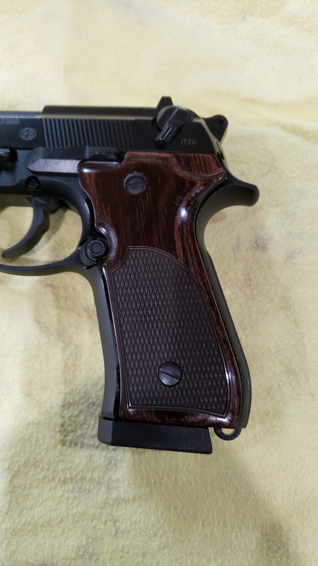 Amazon.com : Altamont Beretta 92FS Grips - Wood Grips for Beretta 92 ...