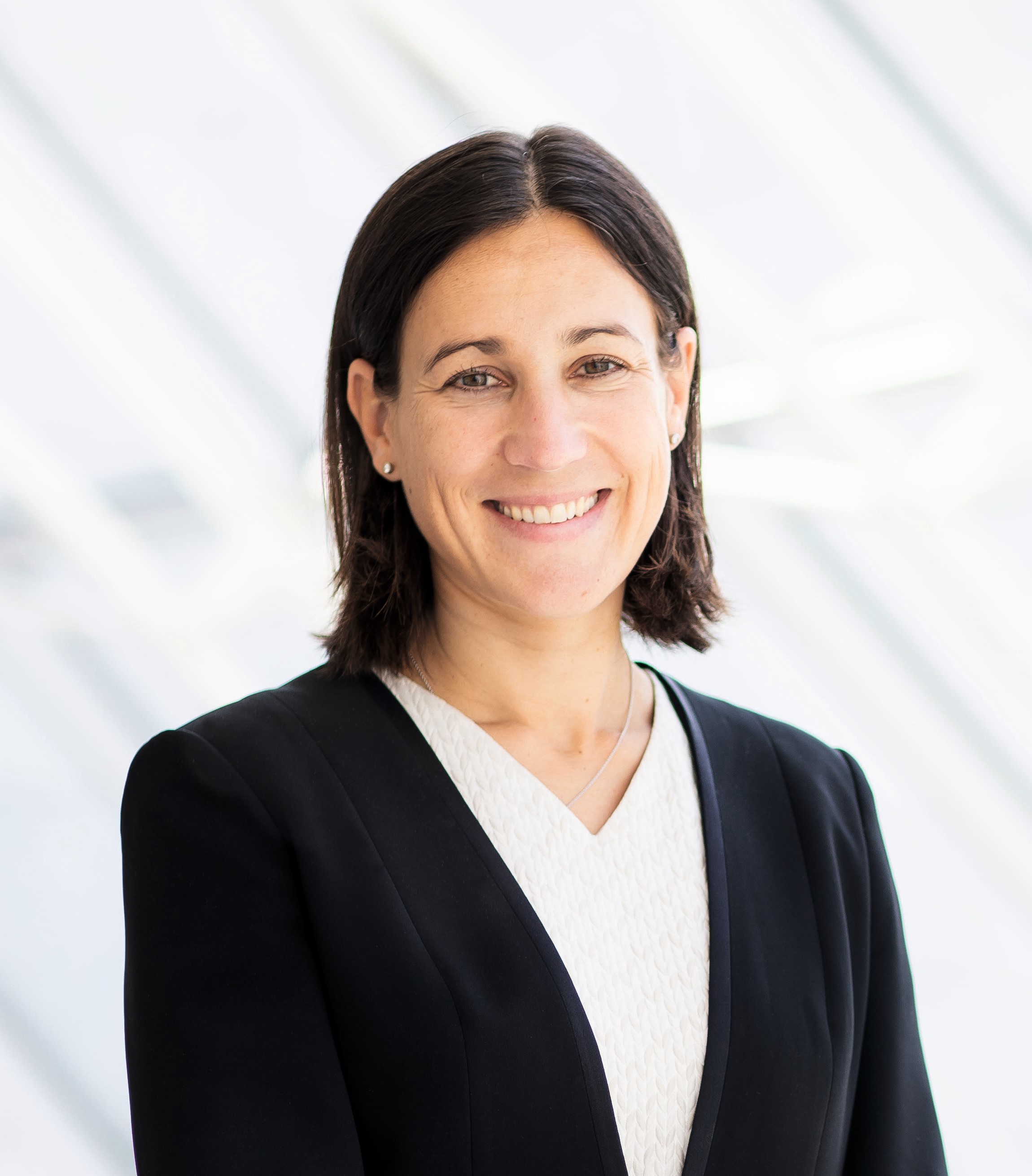 Amazon.com: Karolin Frankenberger: books, biography, latest update