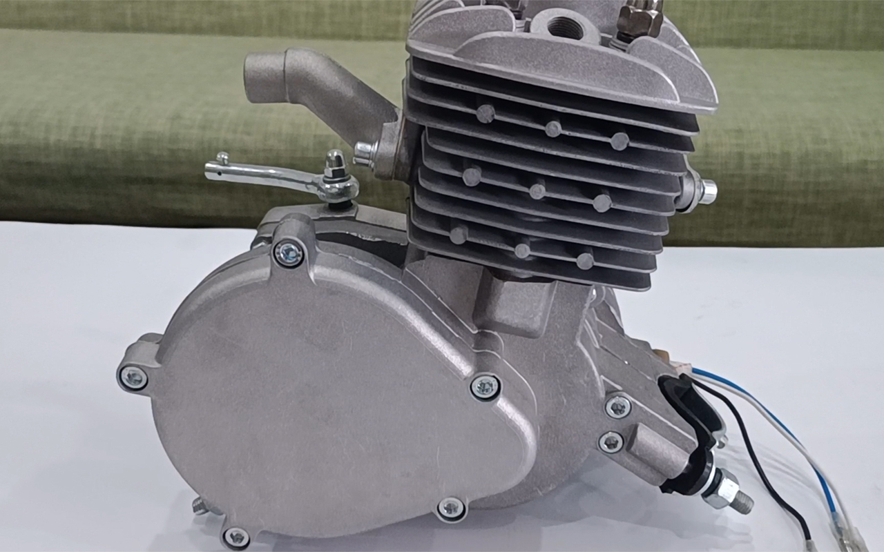 Watch CDHPOWER 2 Stroke LD80/90 Motor-Silver Color Engine-Gas Motorized ...