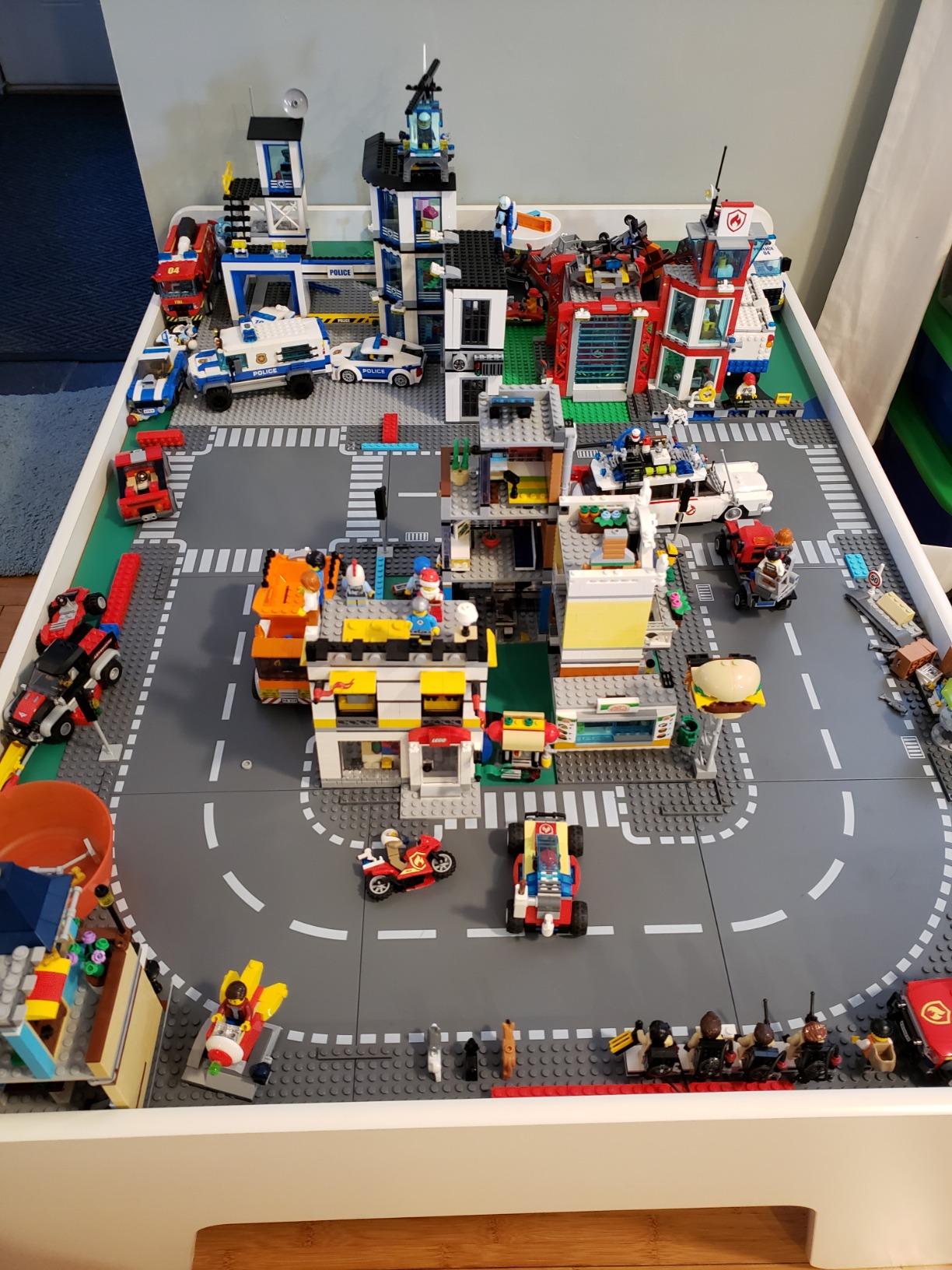 Amazon.com: LEGO City Curve and Crossroad 60237 Building Kit (2 Pieces ...