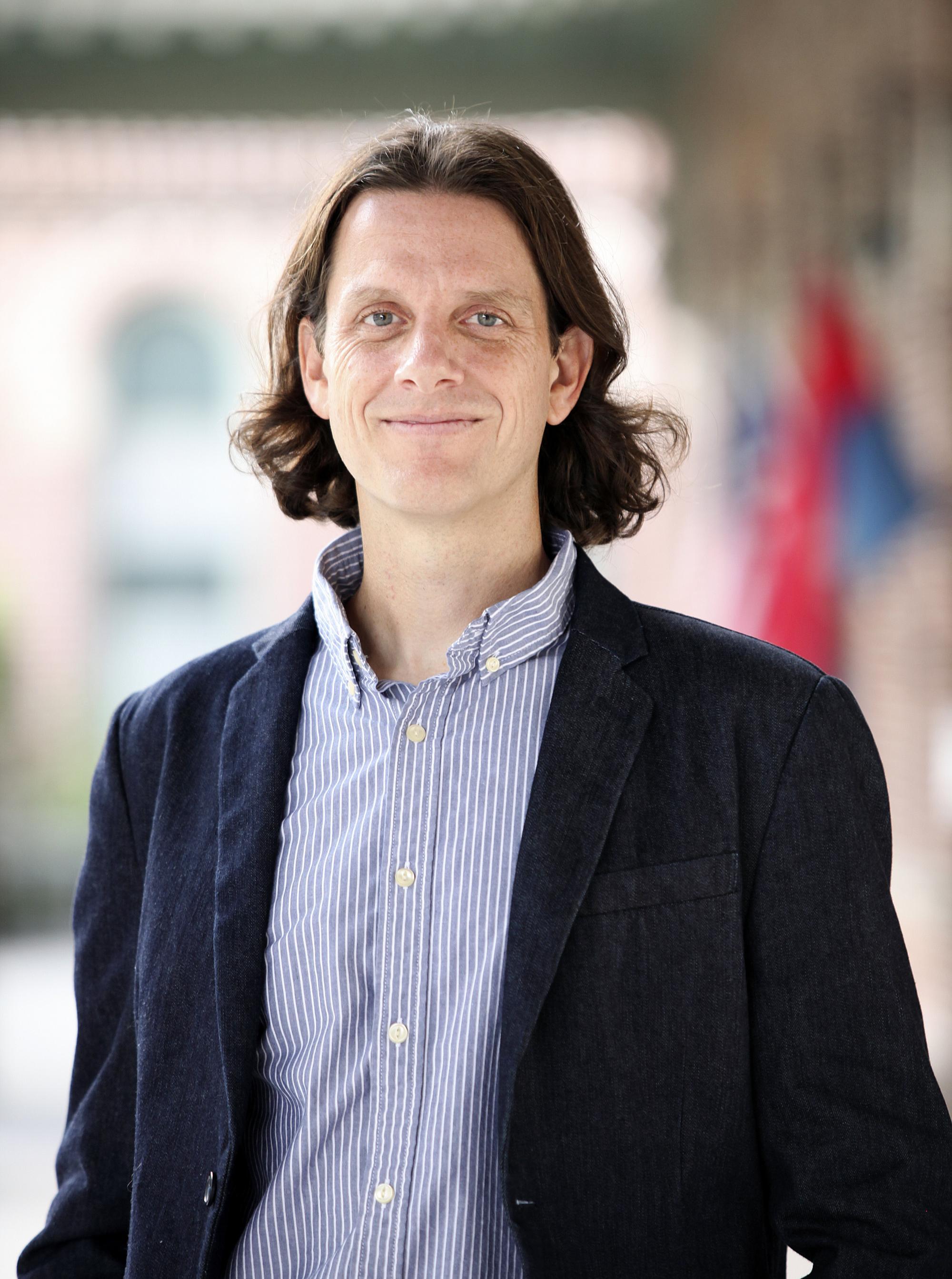 Amazon.com: Ryan T. Cragun: books, biography, latest update